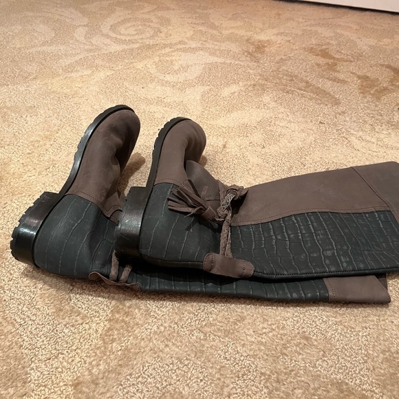 Anyi Lu | Shoes | Anyi Lu Made In Italy All Leather Boot With Side ...